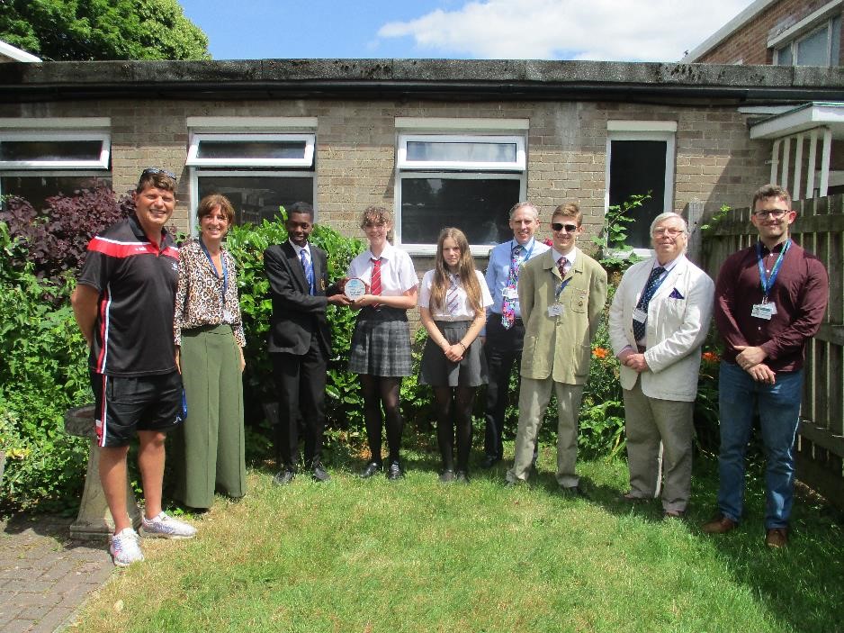 Over Seventy Wiltshire schools achieve Healthy Schools Award : Wiltshire Healthy Schools